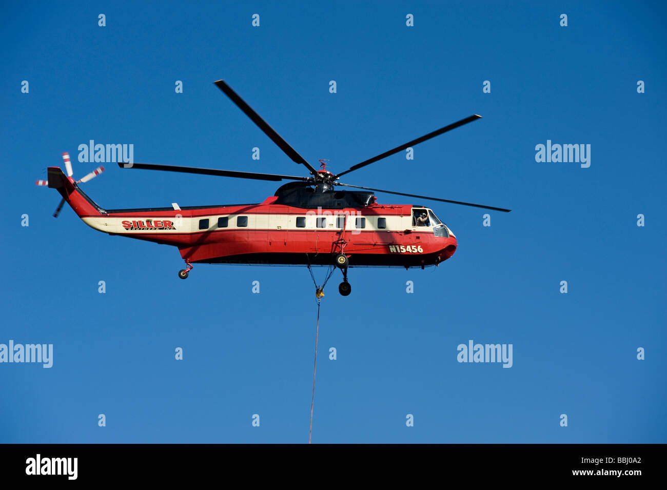 Helicopter dropping fire hi-res stock photography and images - Alamy