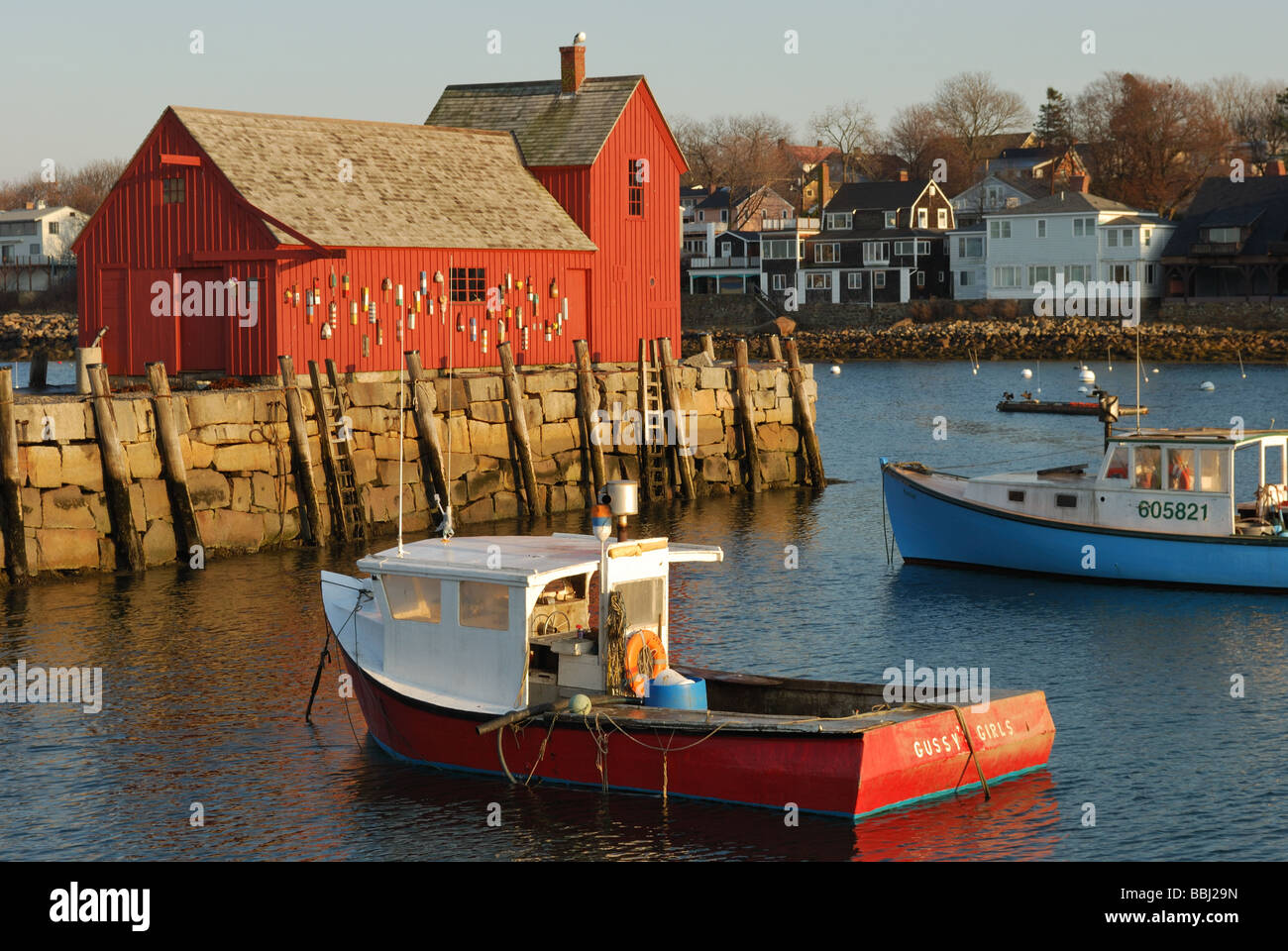 Shack with dock hi-res stock photography and images - Alamy