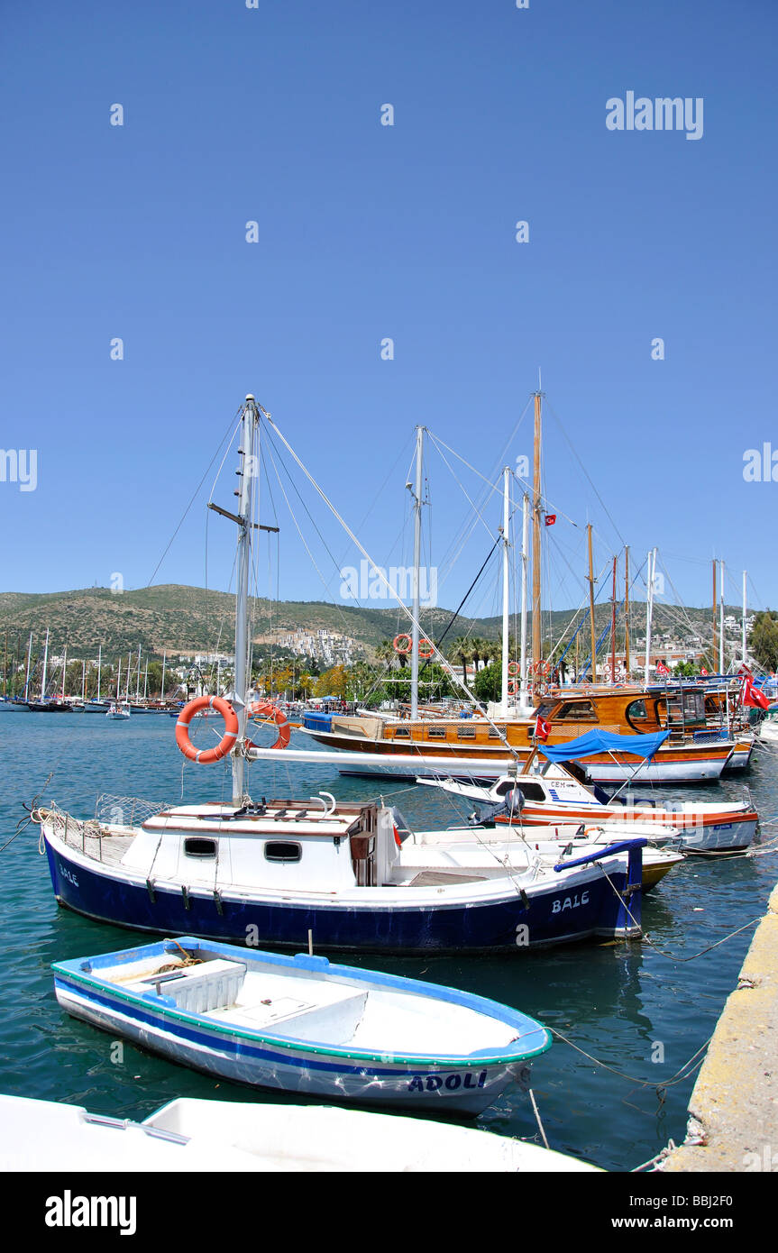 Bodrum harbour bodrum peninsula traditional hi-res stock photography ...