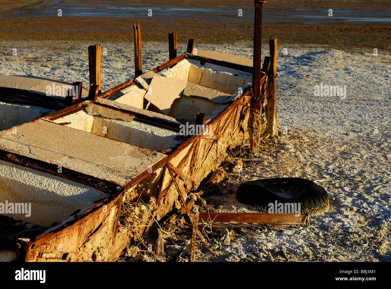 Floating pontoon bridges hi-res stock photography and images - Alamy