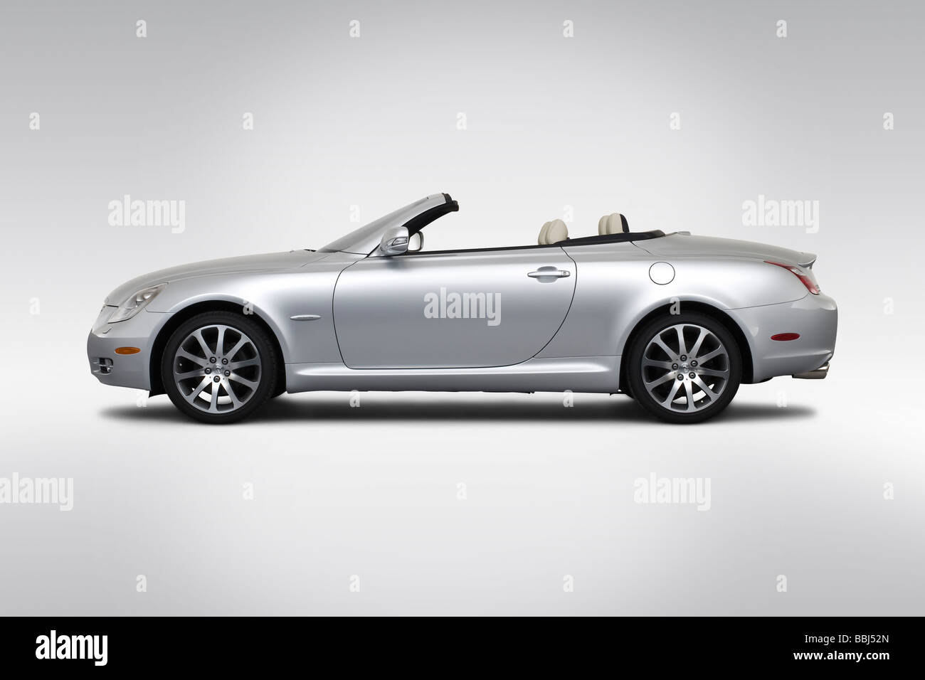 2009 Lexus SC SC430 in Gray - Drivers Side Profile Stock Photo - Alamy