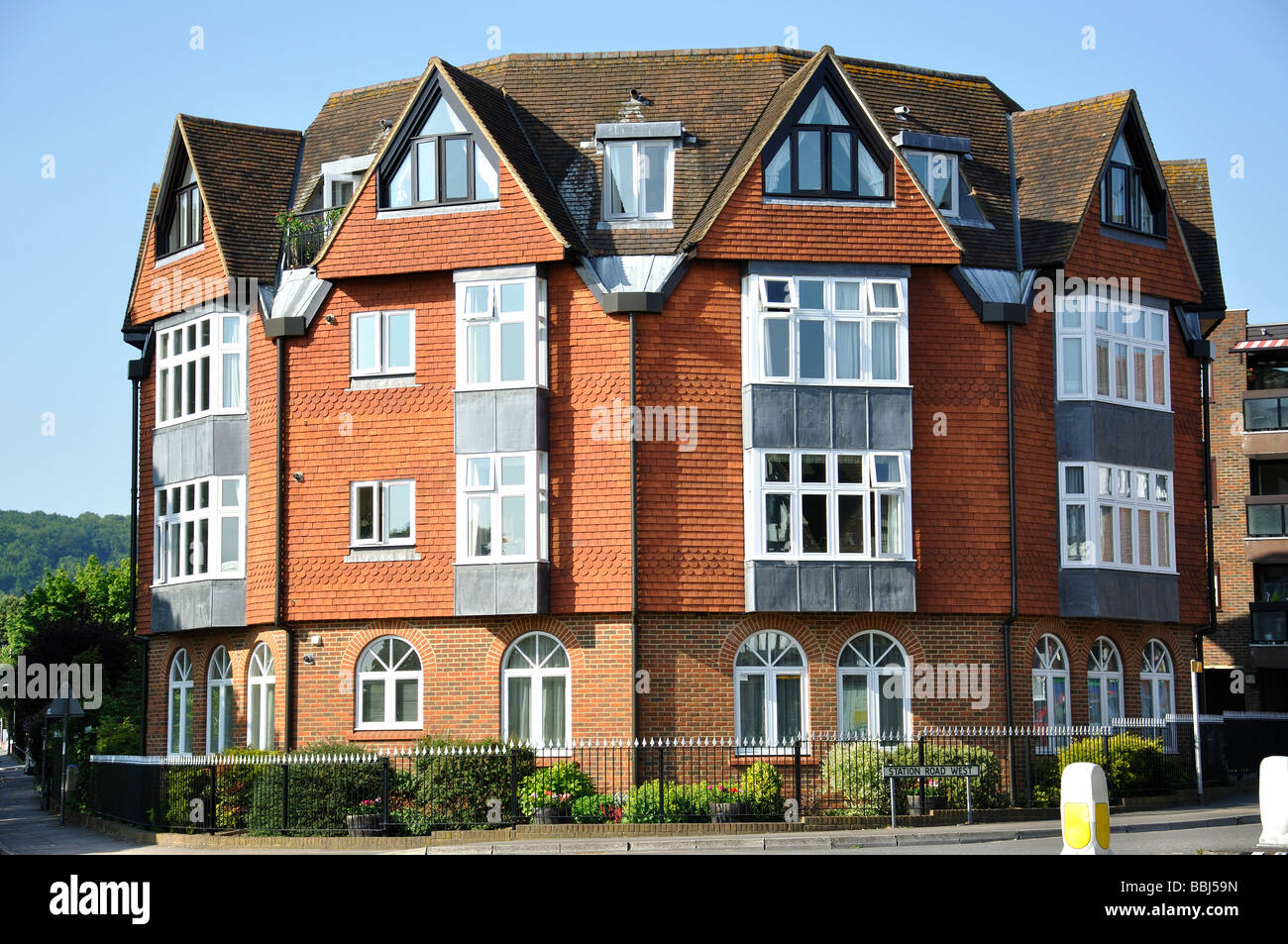 Oxted station hi-res stock photography and images - Alamy