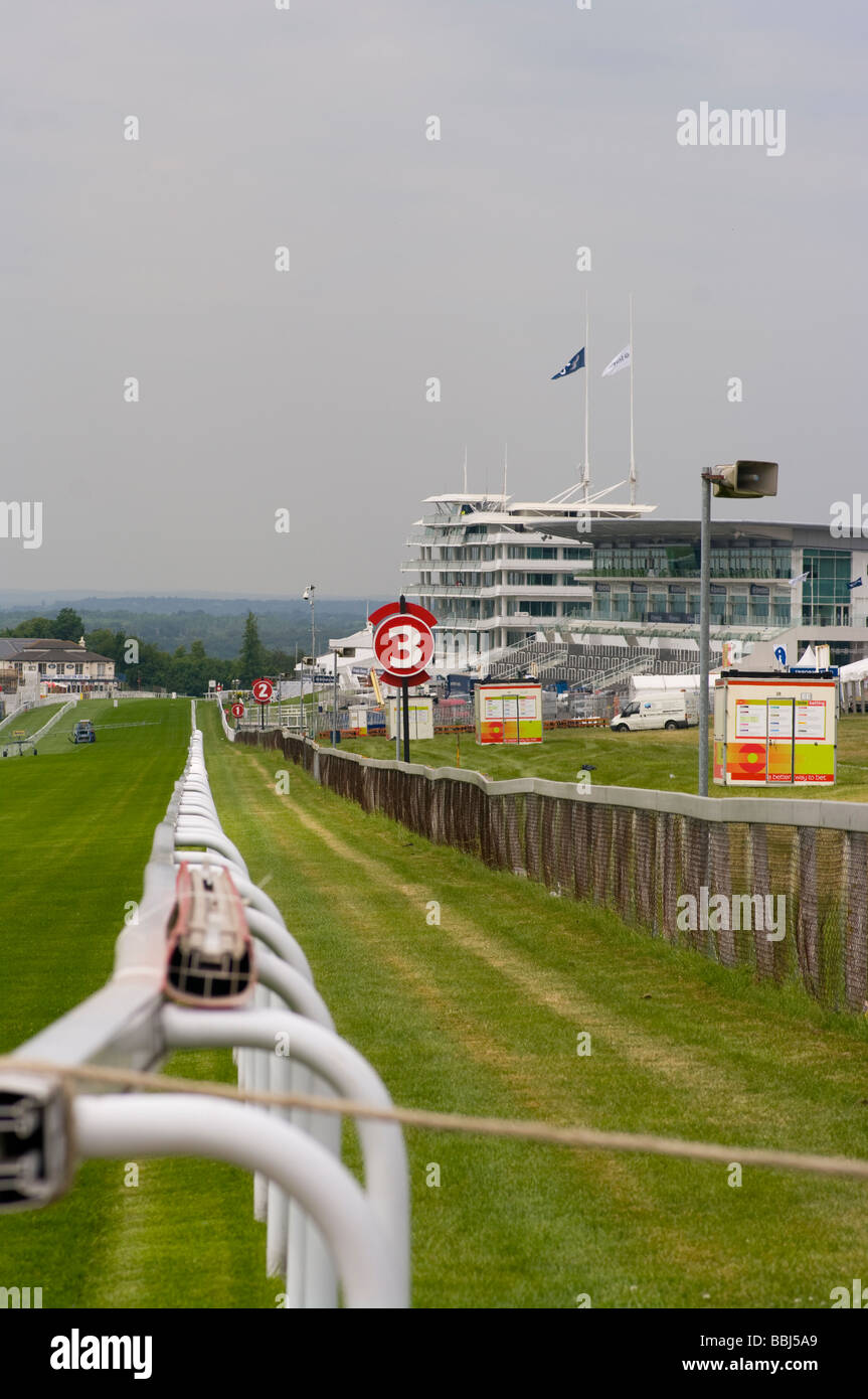 Epsom racecourse grandstand building hi-res stock photography and ...