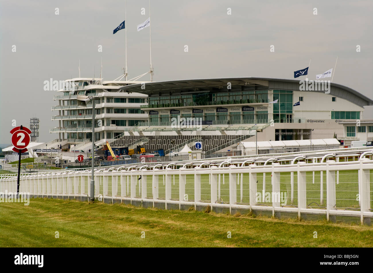 Epsom racecourse grandstand hi-res stock photography and images - Alamy