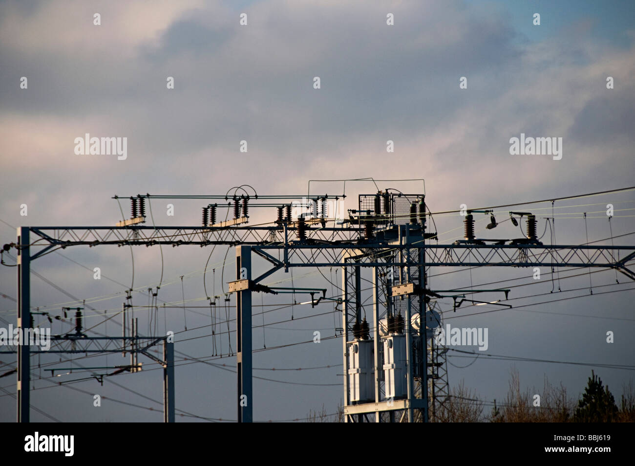 Catenary wire system hi-res stock photography and images - Alamy