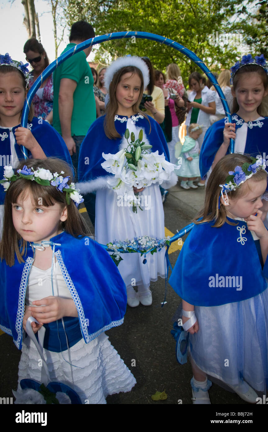 Bromley Common May Queen retinue, Bromley area May Queens procession ...