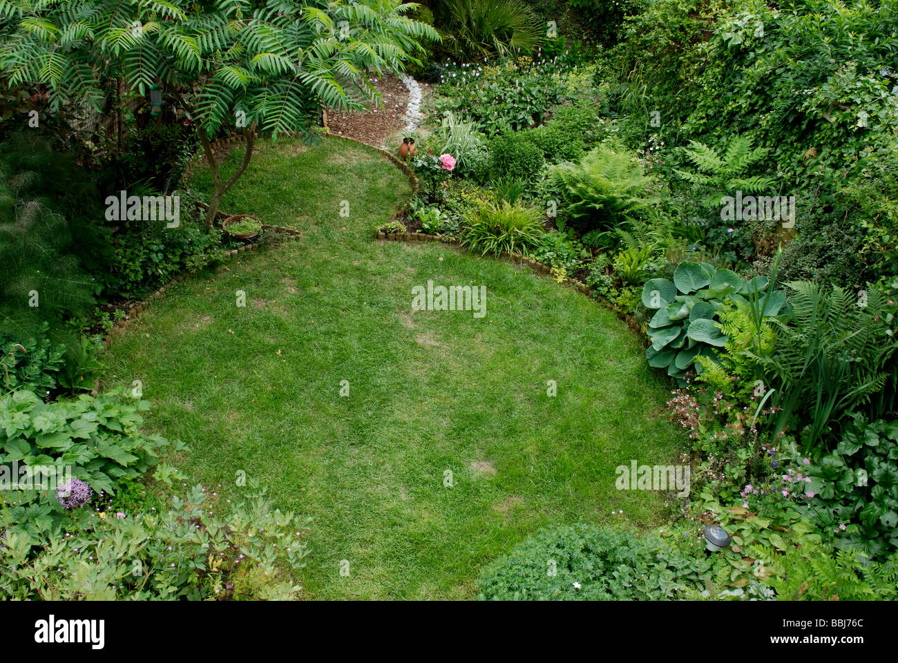 Heather garden border hi-res stock photography and images - Alamy