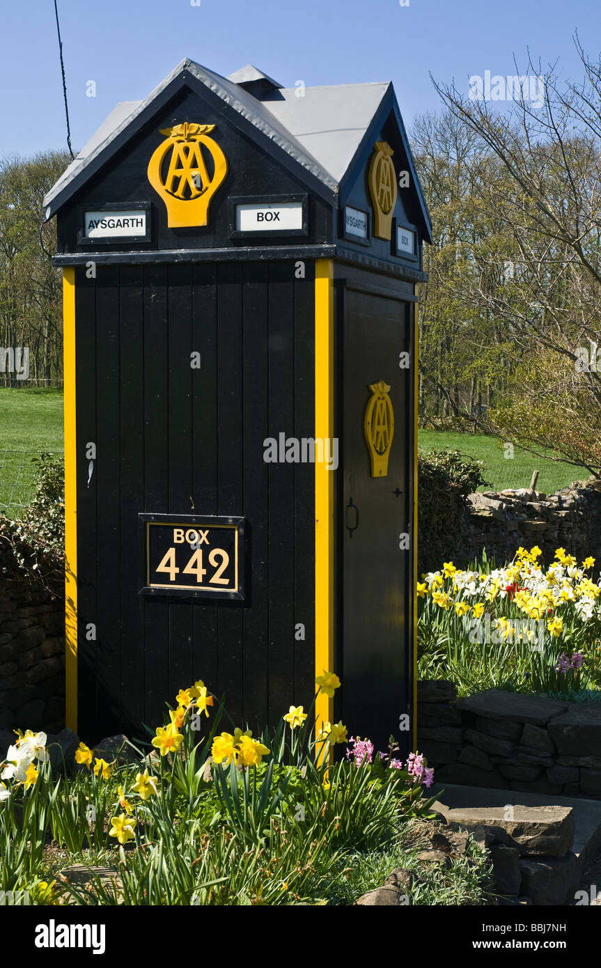 dh AA phone Box ROAD UK Rescue service breakdown roadside telephone box ...