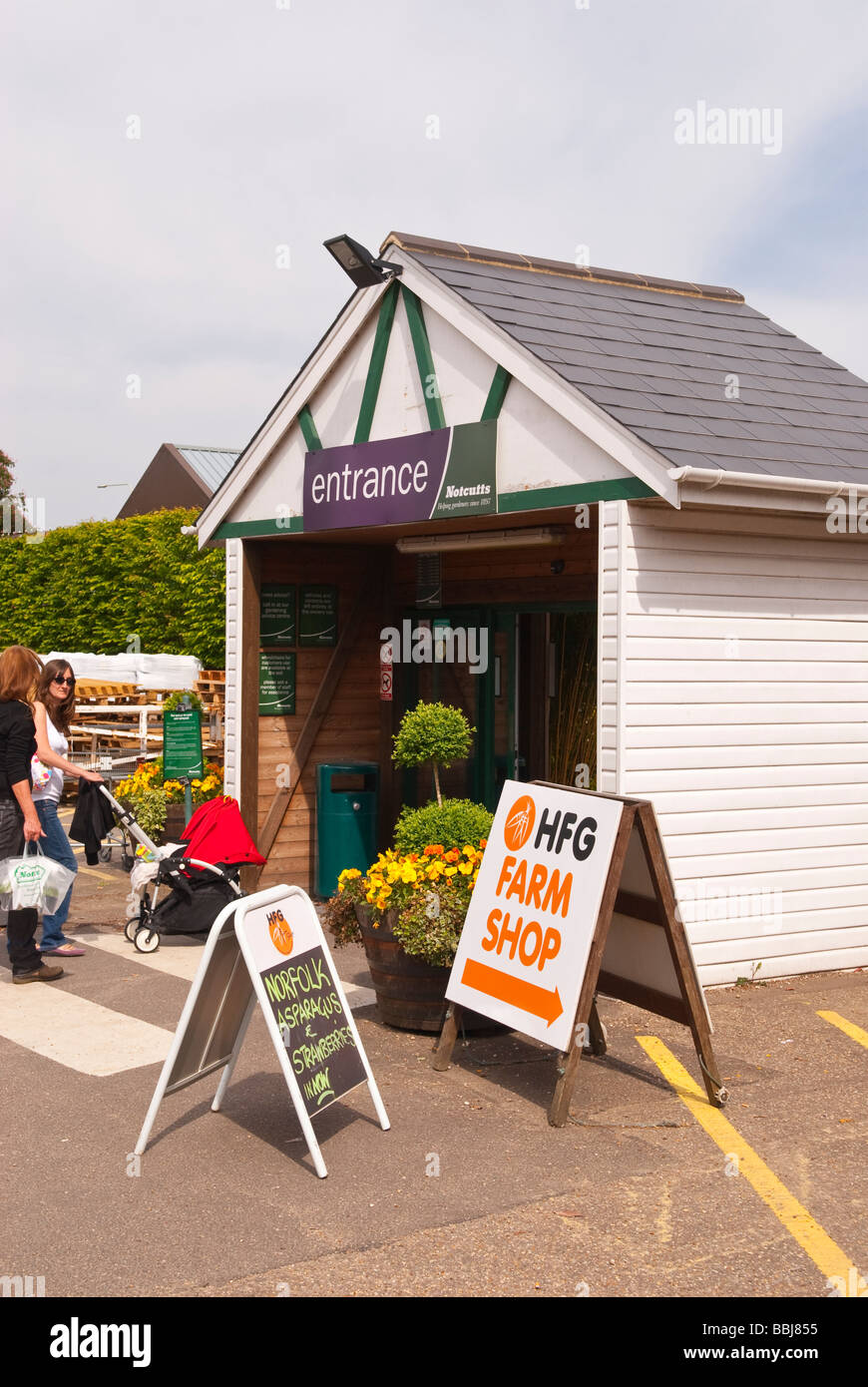 Notcutts garden hi-res stock photography and images - Alamy