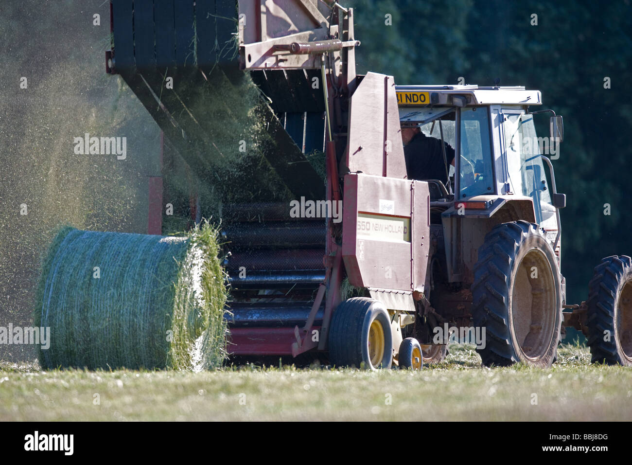 Round baling hi-res stock photography and images - Alamy