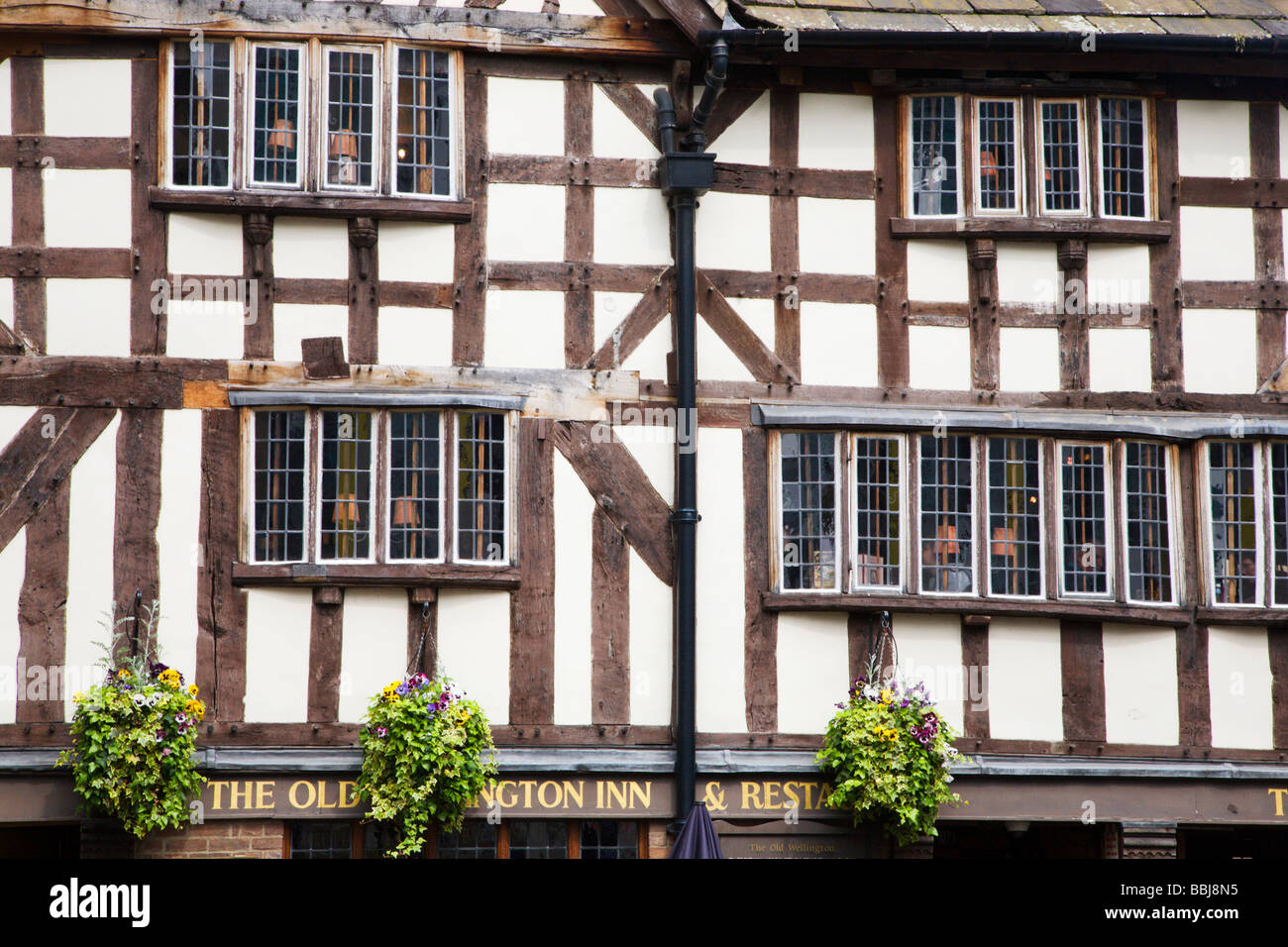 Old wellington inn hi-res stock photography and images - Alamy