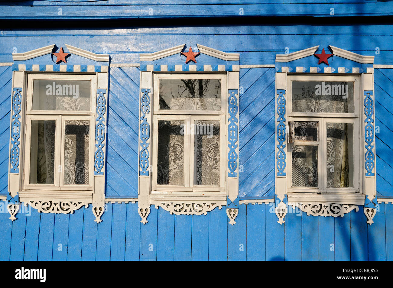 Suzdal wooden houses hi-res stock photography and images - Alamy