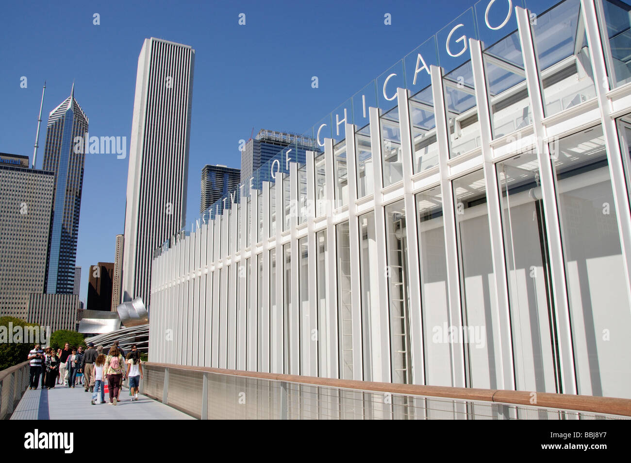 The Art Institute of Chicago modern wing and the Nichols Bridge Way on ...