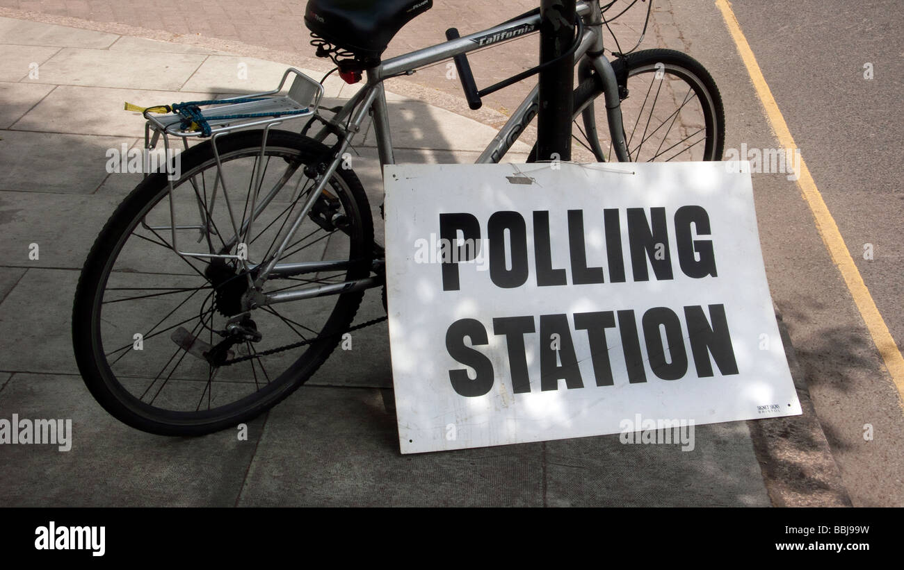 Polling station sign UK Stock Photo - Alamy