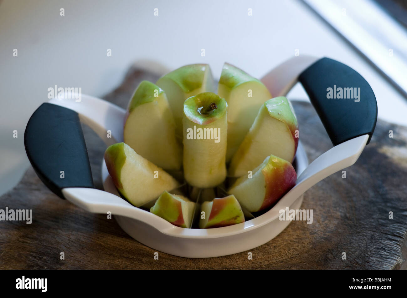 apple corer in action Stock Photo - Alamy