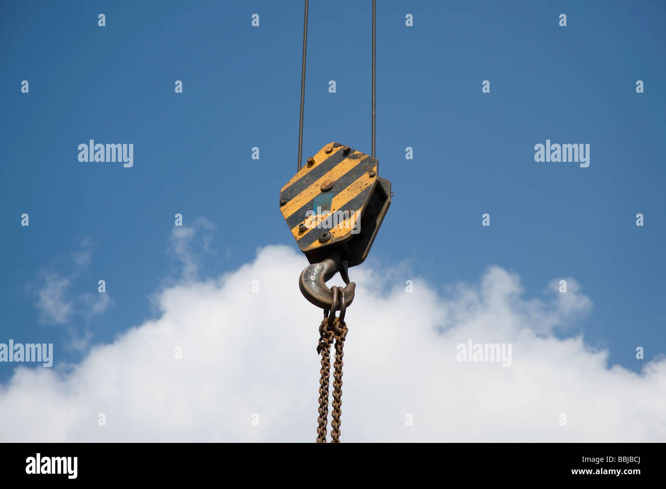 Crane Shackle and Chain Stock Photo - Alamy