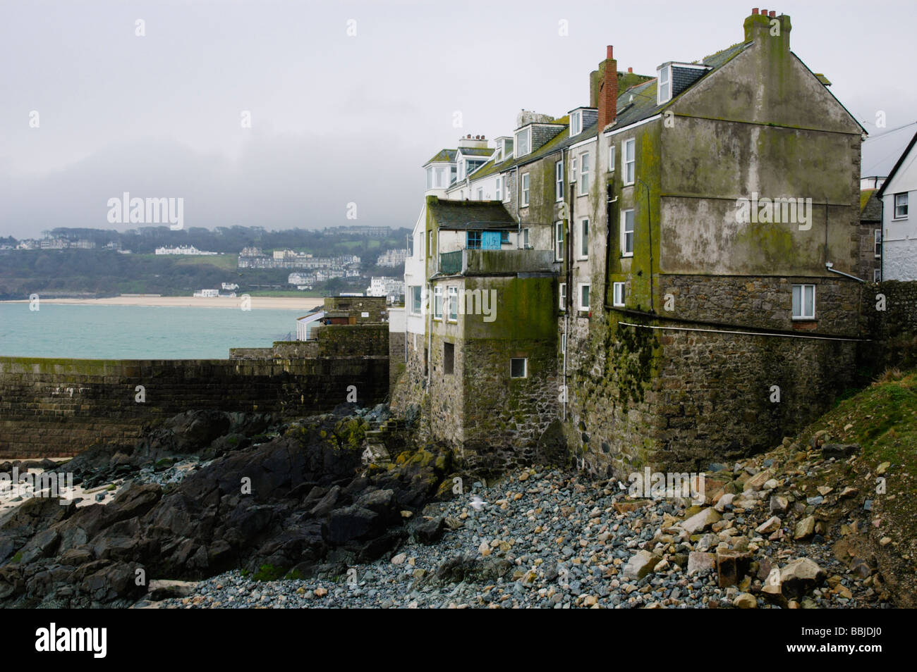 Cornwall seascape seaside houses blue water port Stock Photo - Alamy