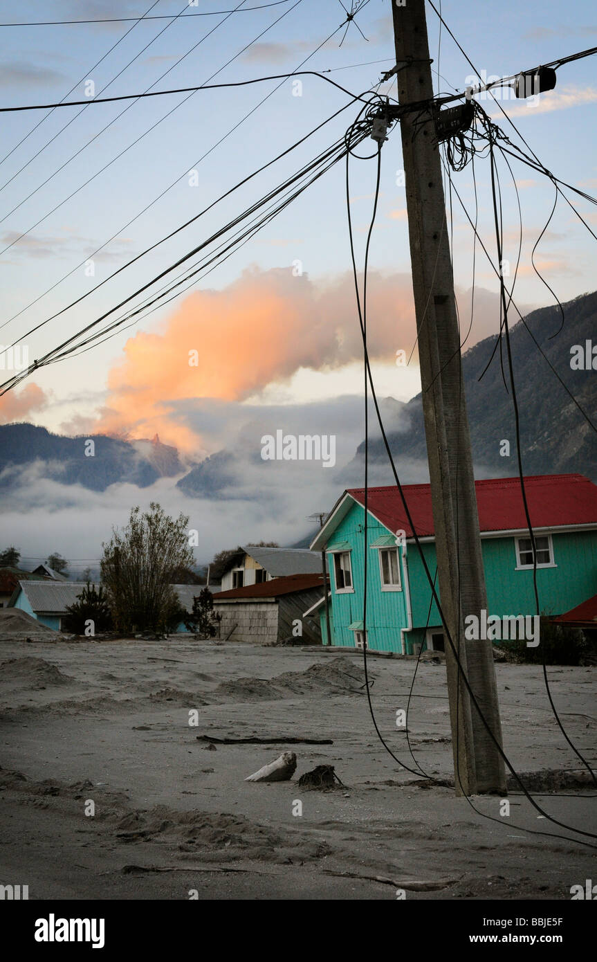 A scene of total destruction after a volcanic eruption in Chaiten ...
