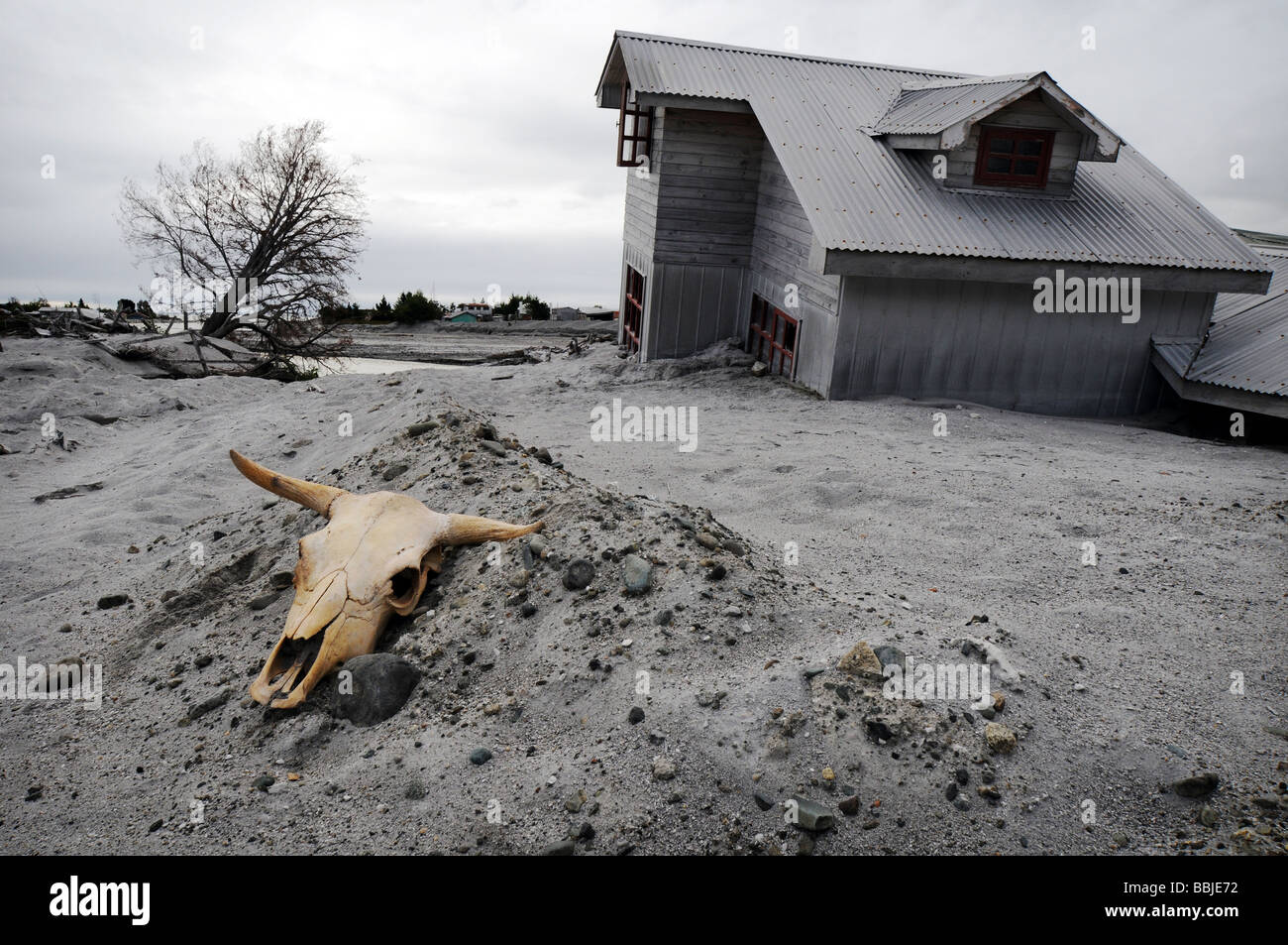 House After Volcanic Eruption Stock Photos & House After Volcanic ...