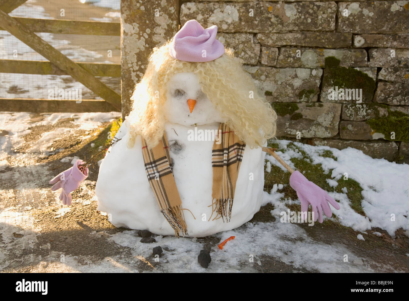 Snowman england hi-res stock photography and images - Alamy