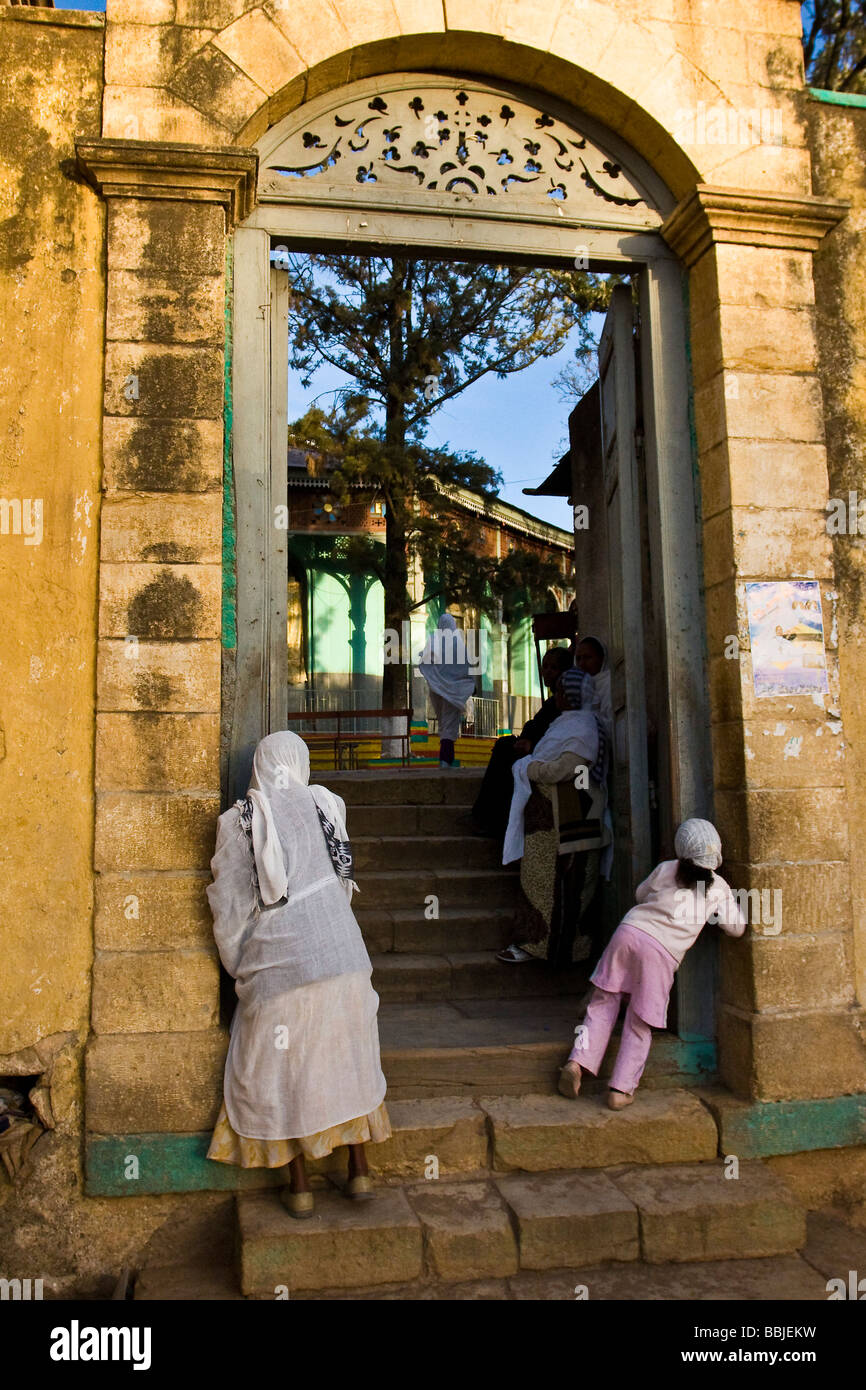 Four color shawls hi-res stock photography and images - Alamy