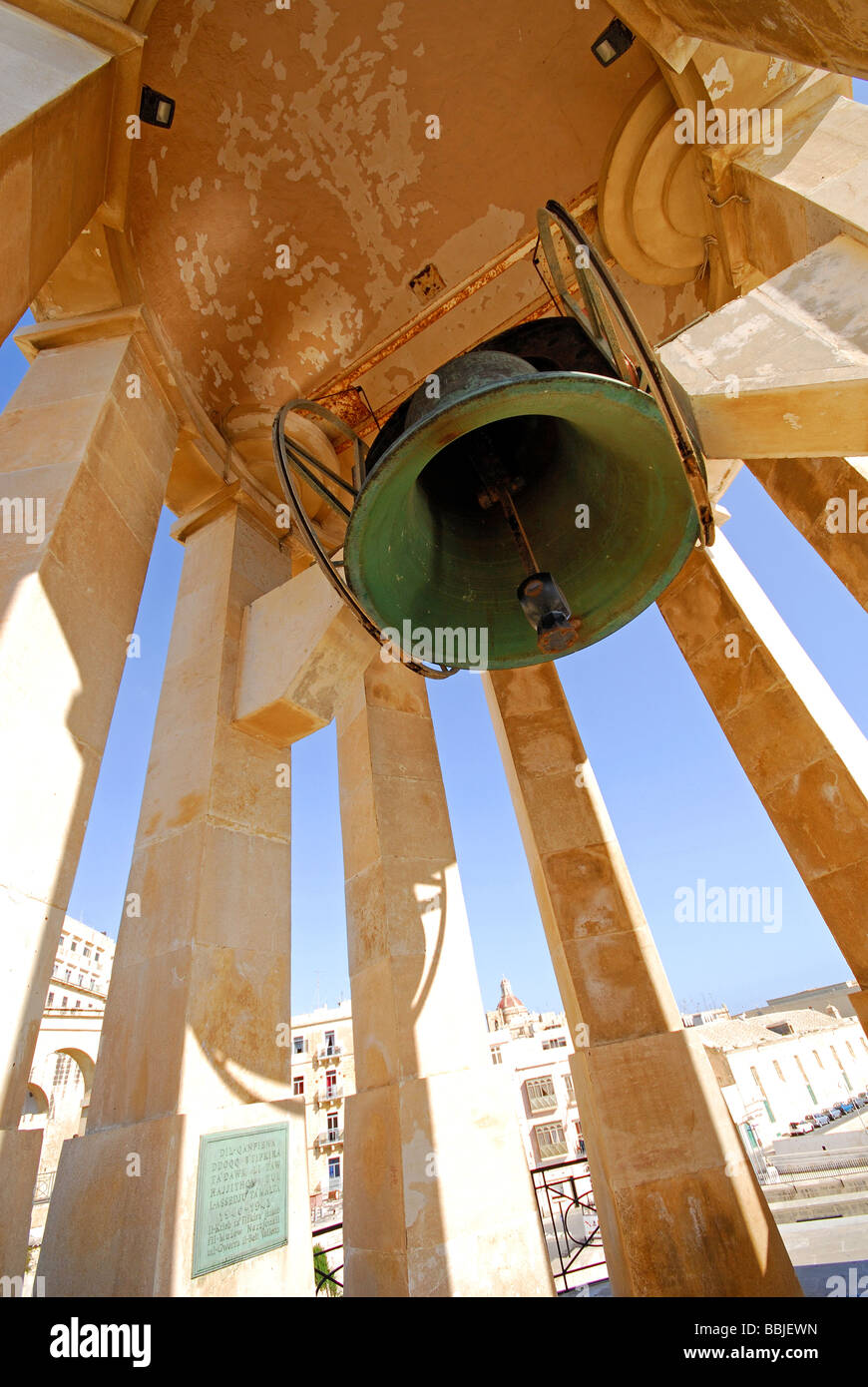 World war ii siege bell memorial hi-res stock photography and images ...