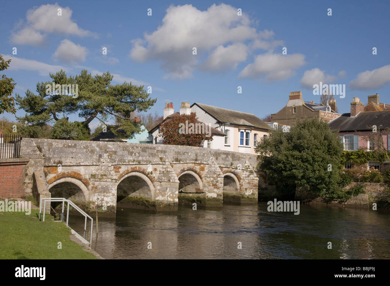 Architecture bridge river hi-res stock photography and images - Alamy