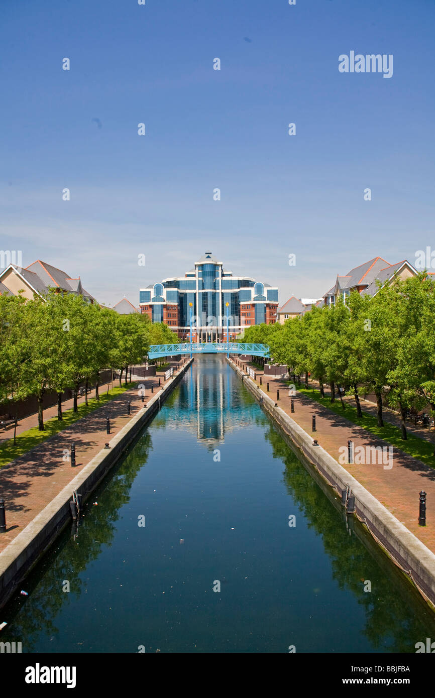 Victoria harbour building hi-res stock photography and images - Alamy