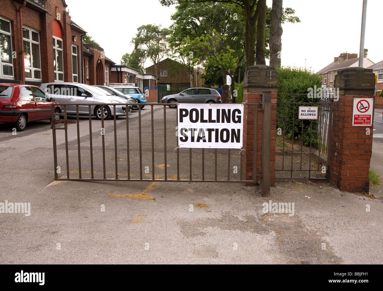 Polling station entrance Stock Photo - Alamy