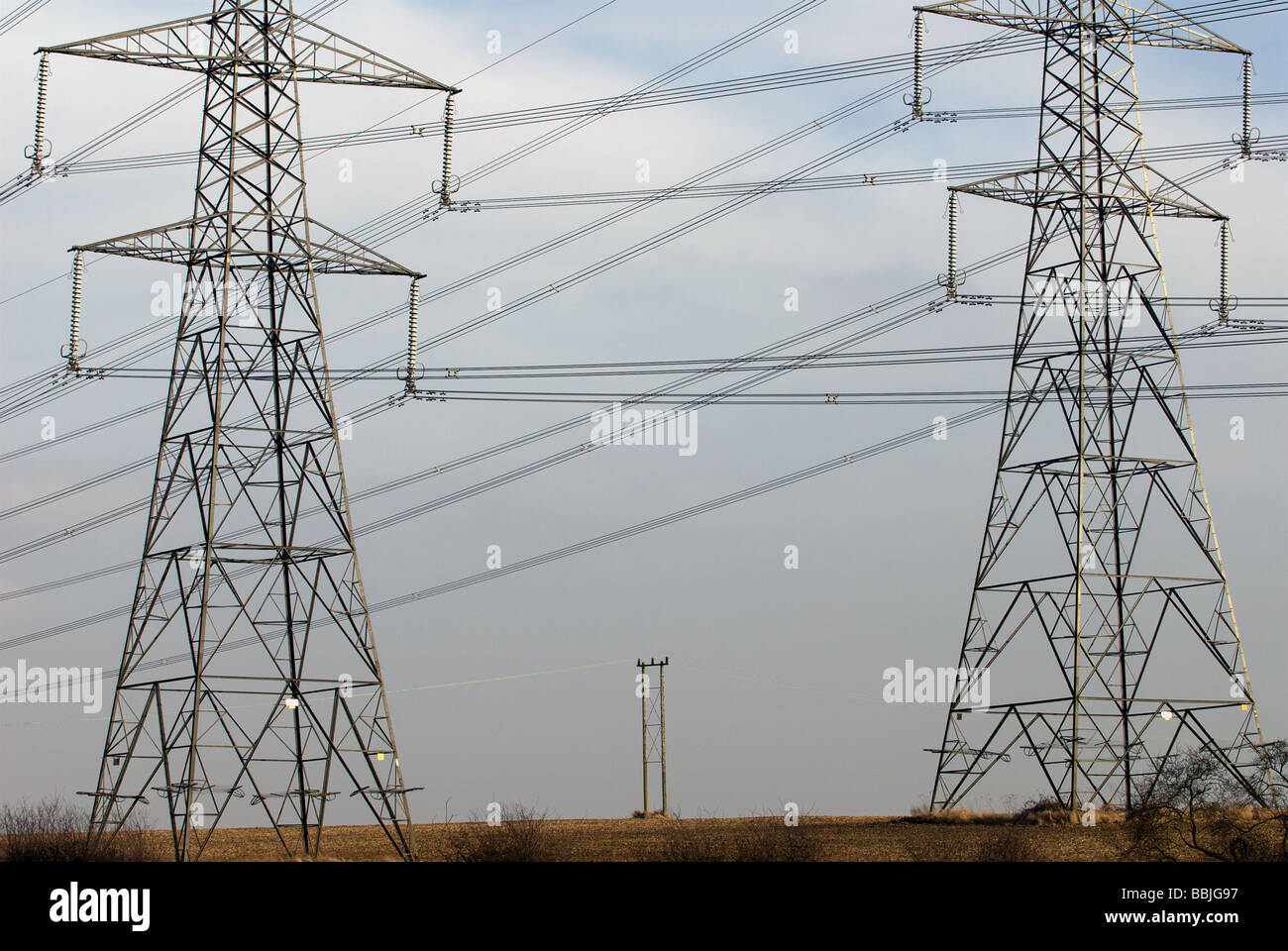 High voltage overhead electric cables hi-res stock photography and ...