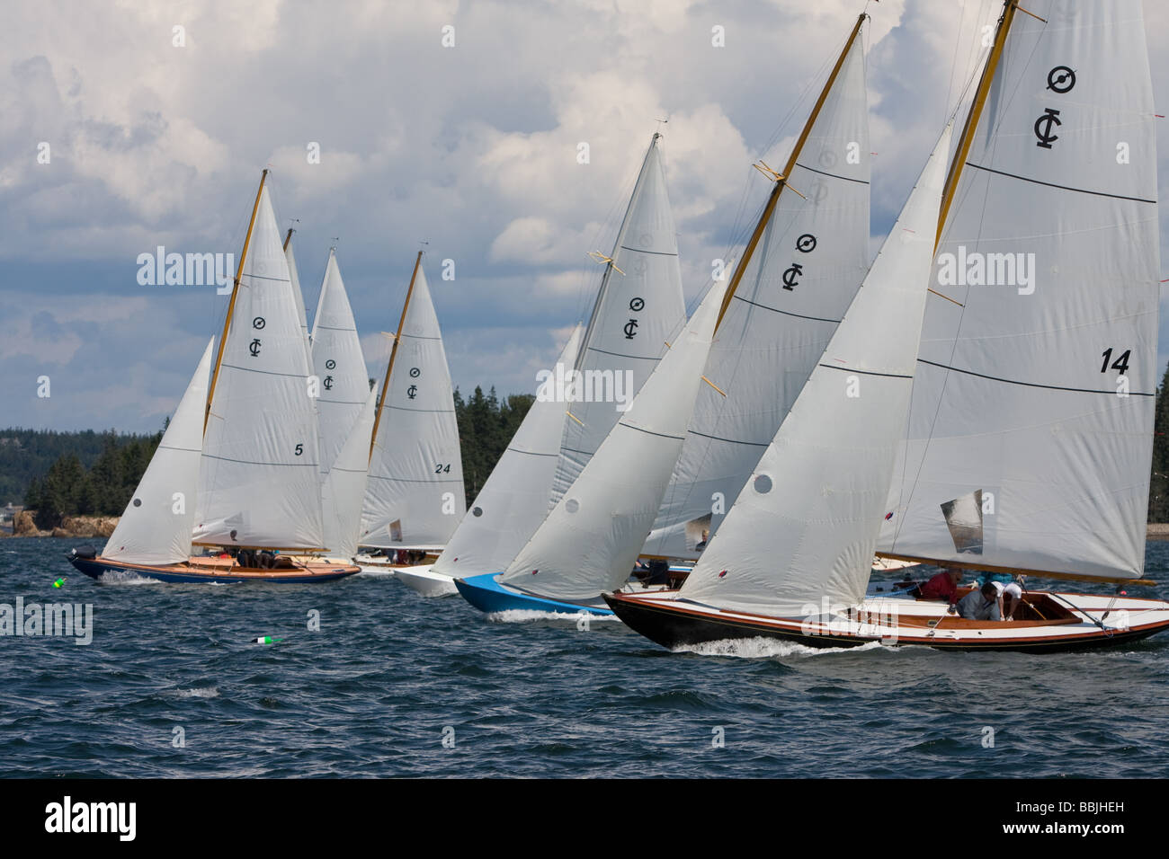 Racing yacht sailing yachting hi-res stock photography and images - Alamy