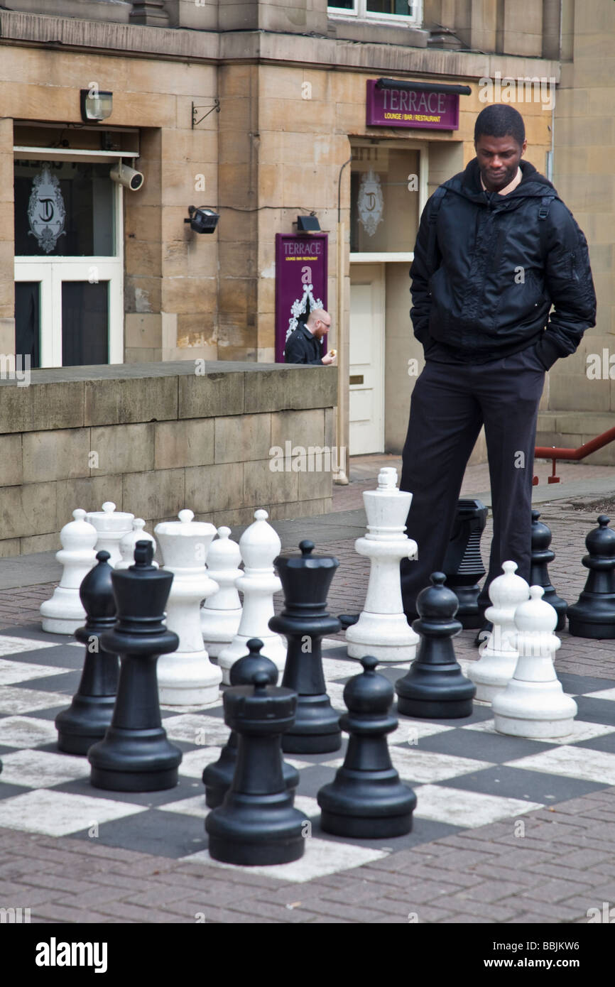 The headrow leeds hi-res stock photography and images - Alamy