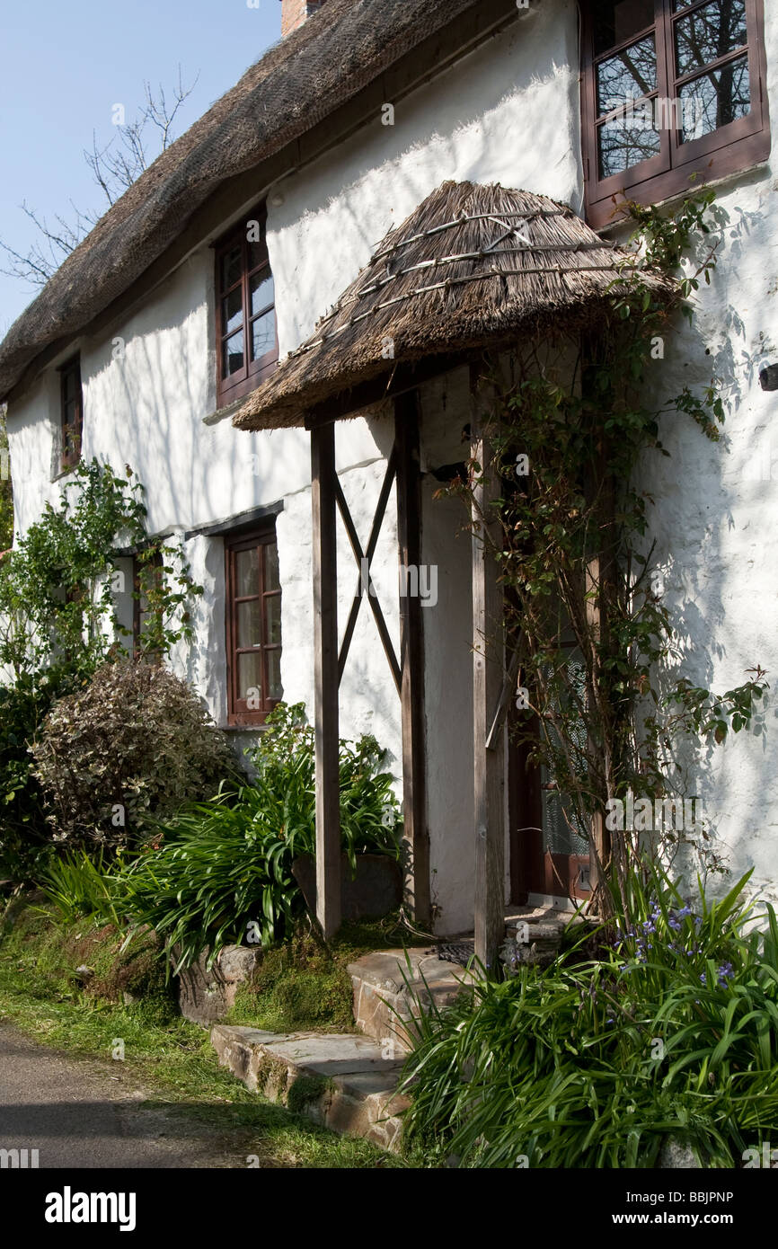 A thatched cottage, Cornwall, UK Stock Photo - Alamy