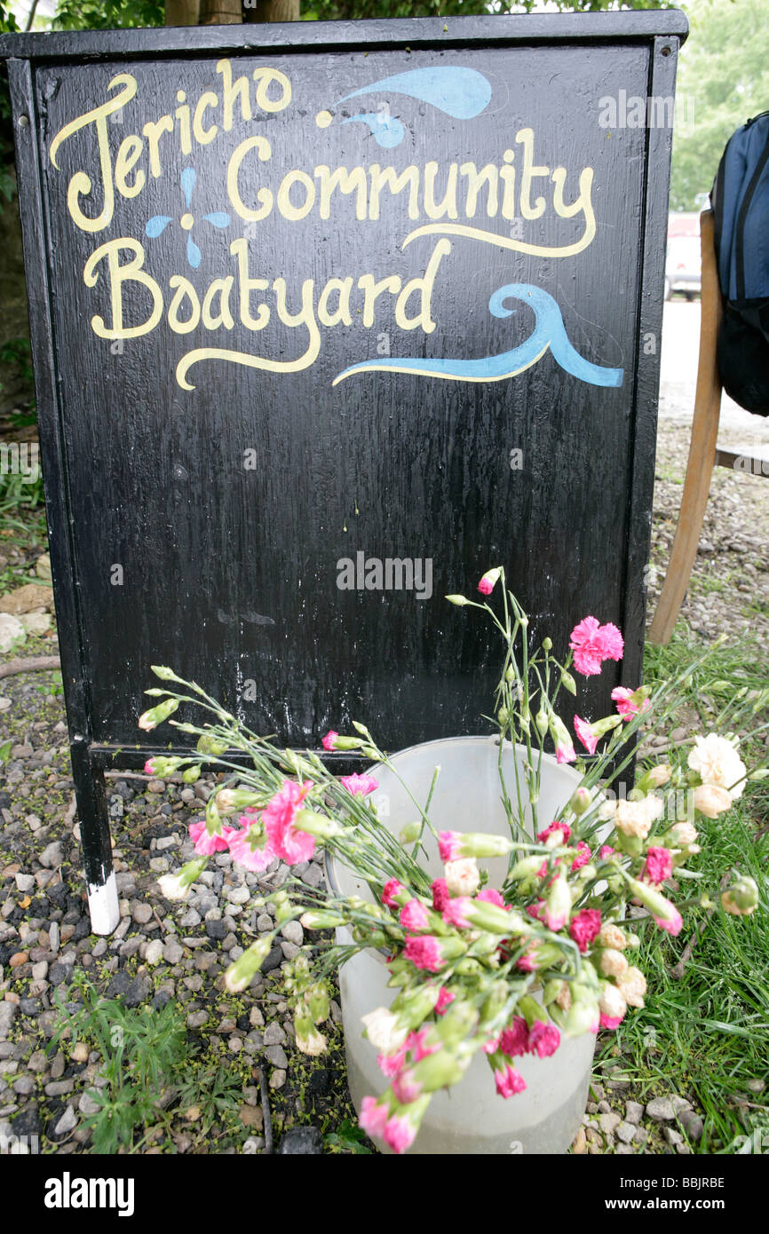 Castlemill boatyard Jericho Oxford Stock Photo - Alamy