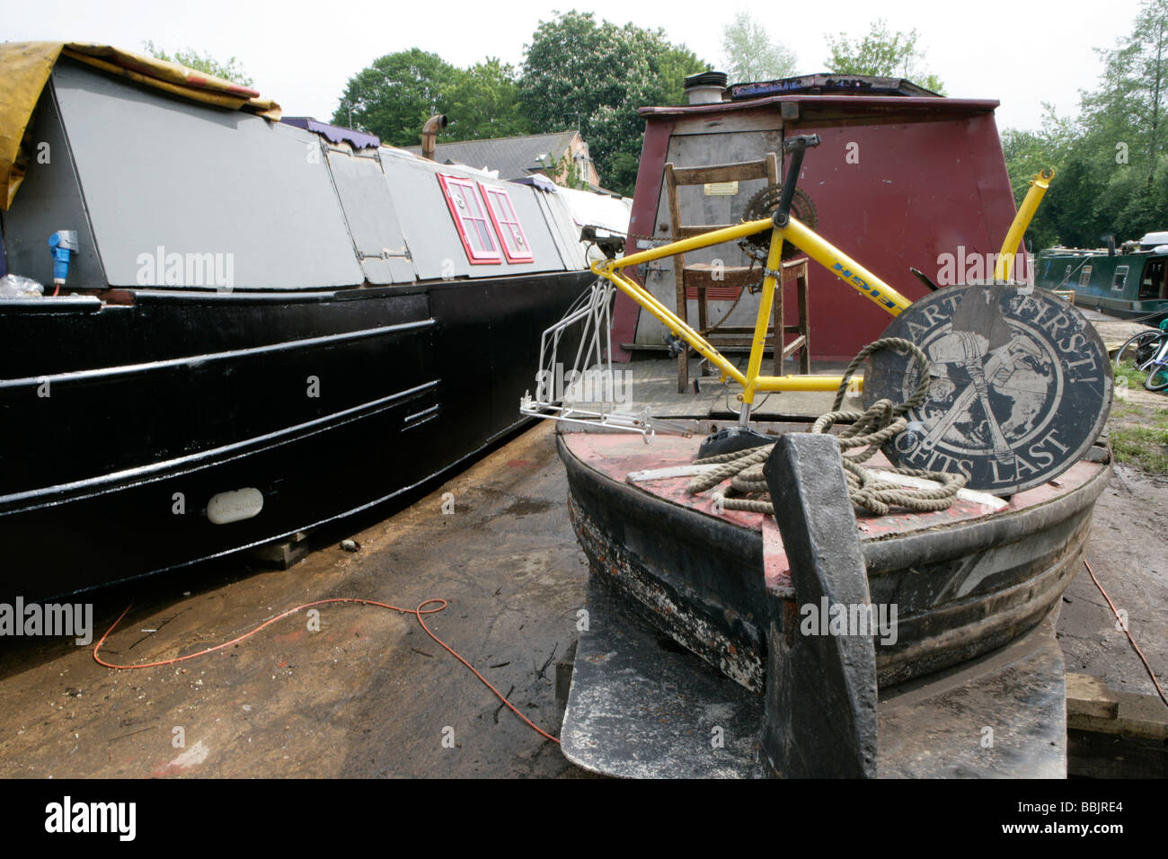 Oxford canal boatyard jericho hi-res stock photography and images - Alamy