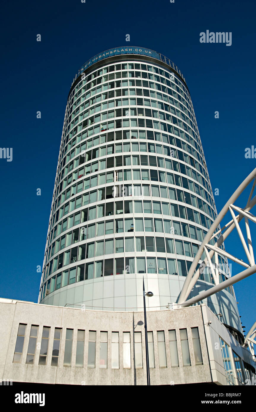 Bullring and high rise buildings skyscraper hi-res stock photography ...