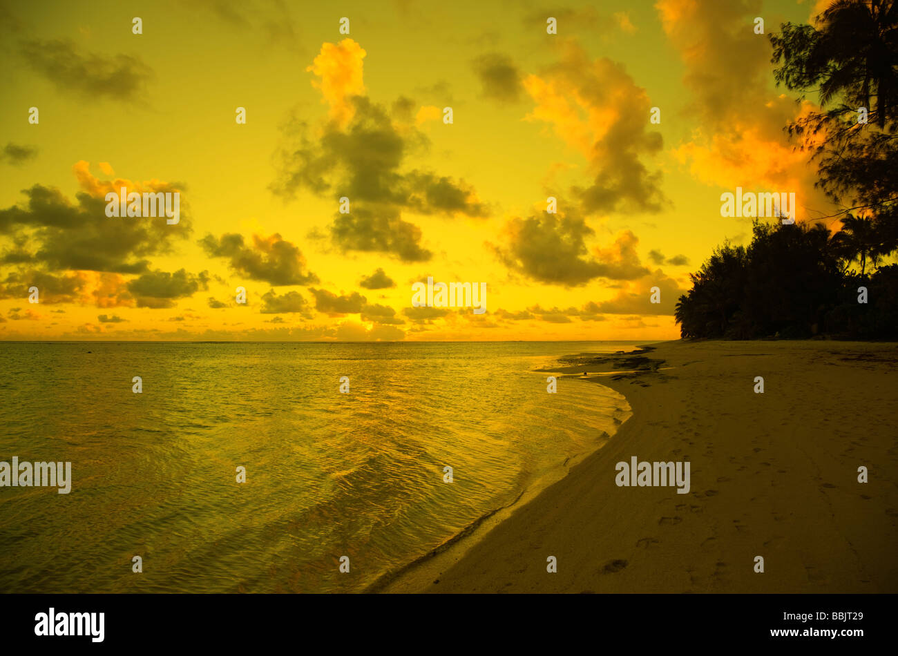 Dramatic Cloudscape over Sea and Tropical Island at Sunset - Rarotonga ...