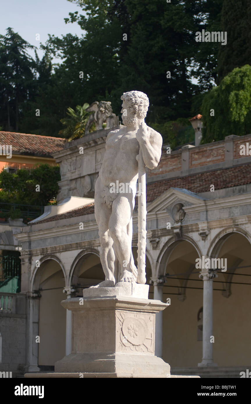 Marketing statue hi-res stock photography and images - Alamy