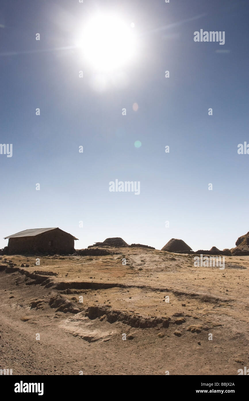 Ethiopia; Small weathered hut in desert Stock Photo - Alamy