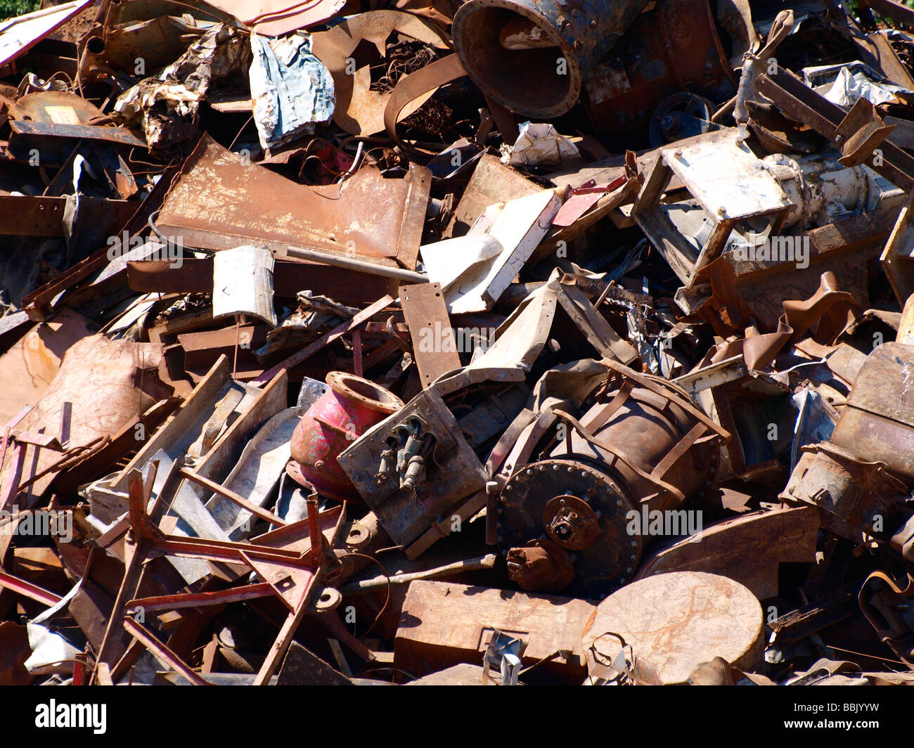 Scrap metal pile hi-res stock photography and images - Alamy