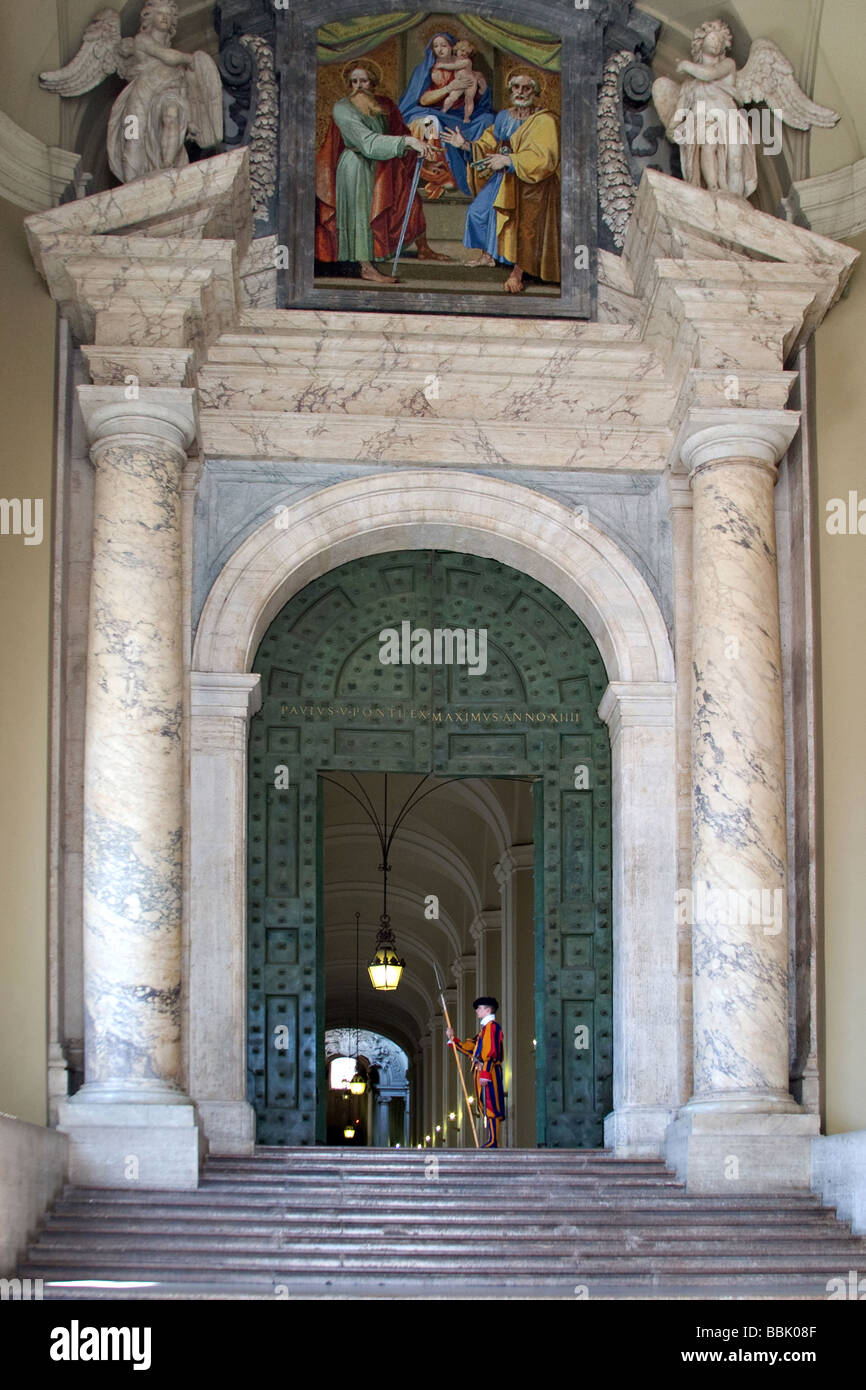 Swiss Guard Vatican City Rome Stock Photo - Alamy