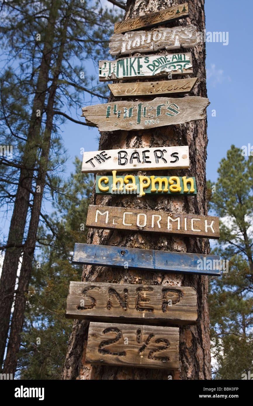 Camp signs hi-res stock photography and images - Alamy