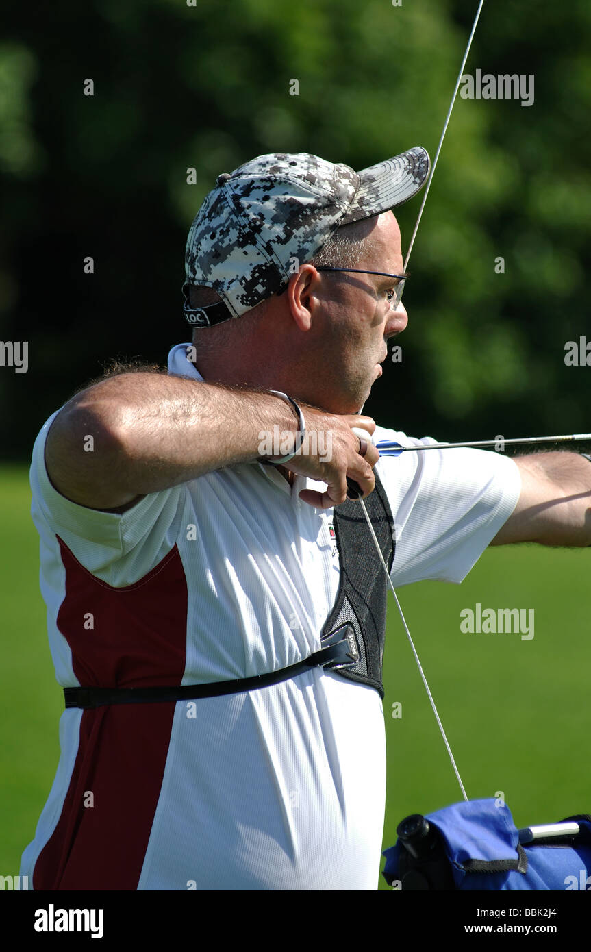 Archer hat hi-res stock photography and images - Alamy