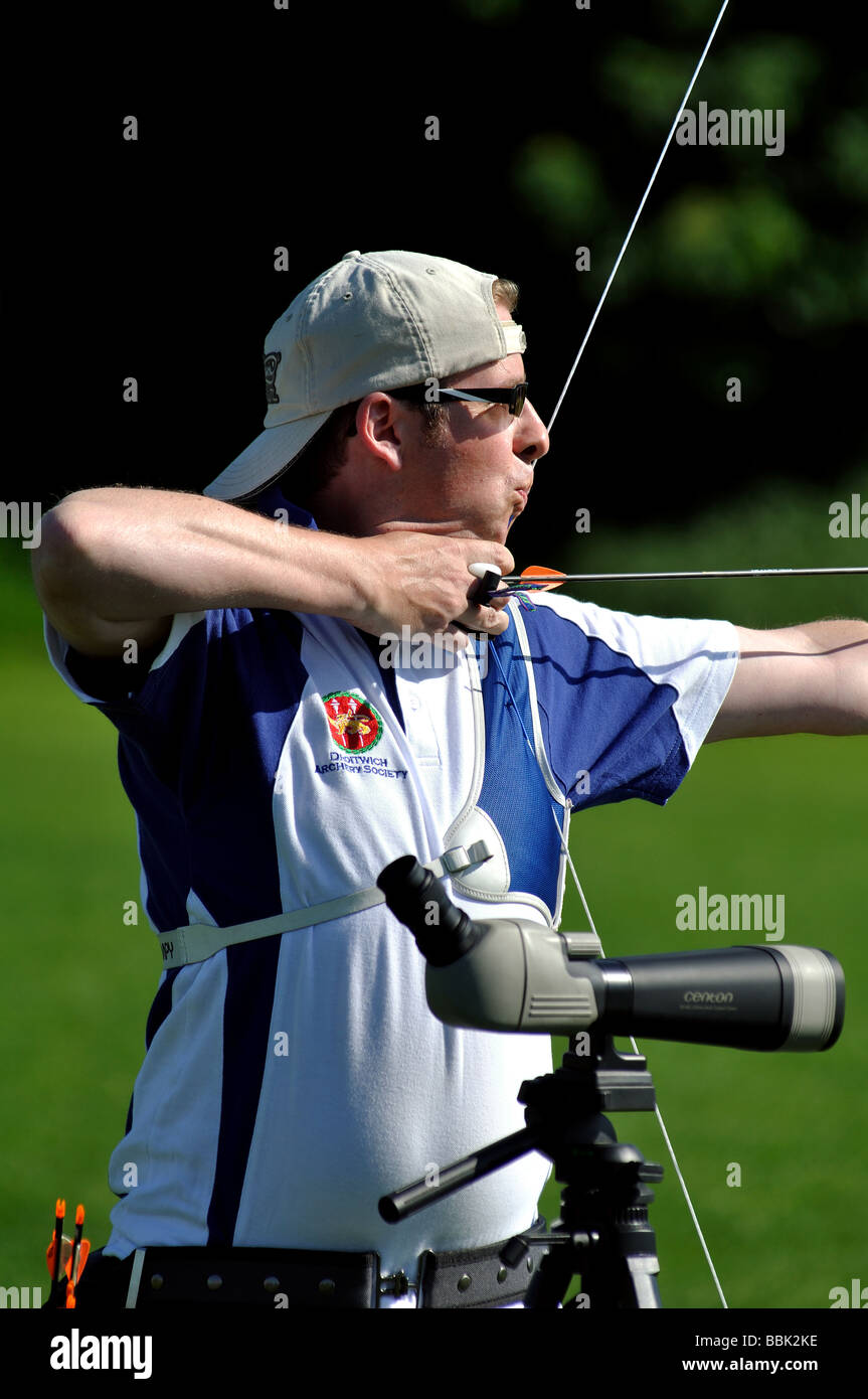 Archer hat hi-res stock photography and images - Alamy