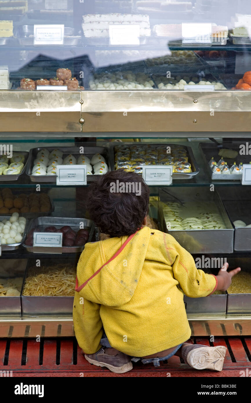 Indian poor child hunger hi-res stock photography and images - Alamy