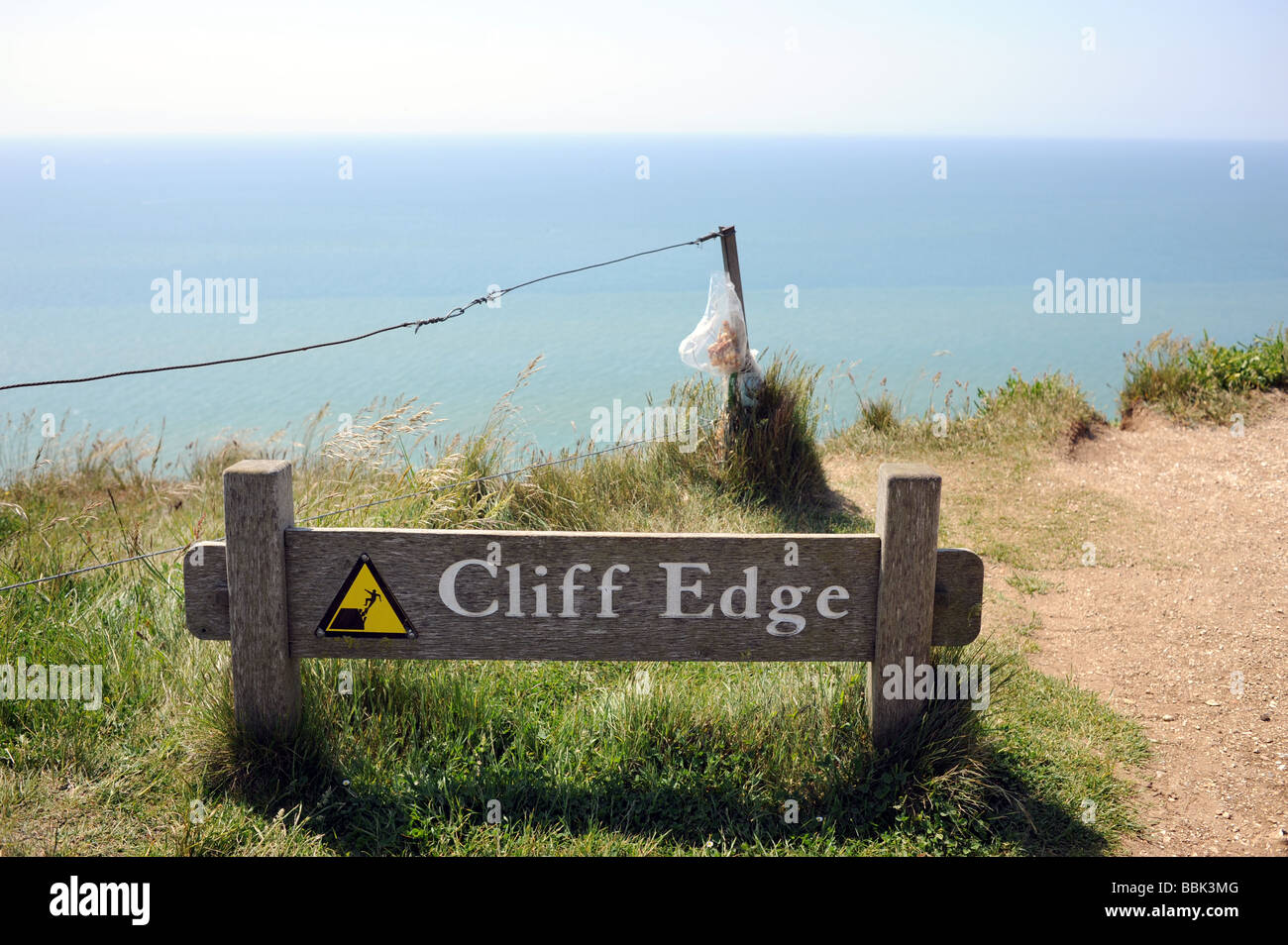 Cliff edge beachy head hi-res stock photography and images - Alamy