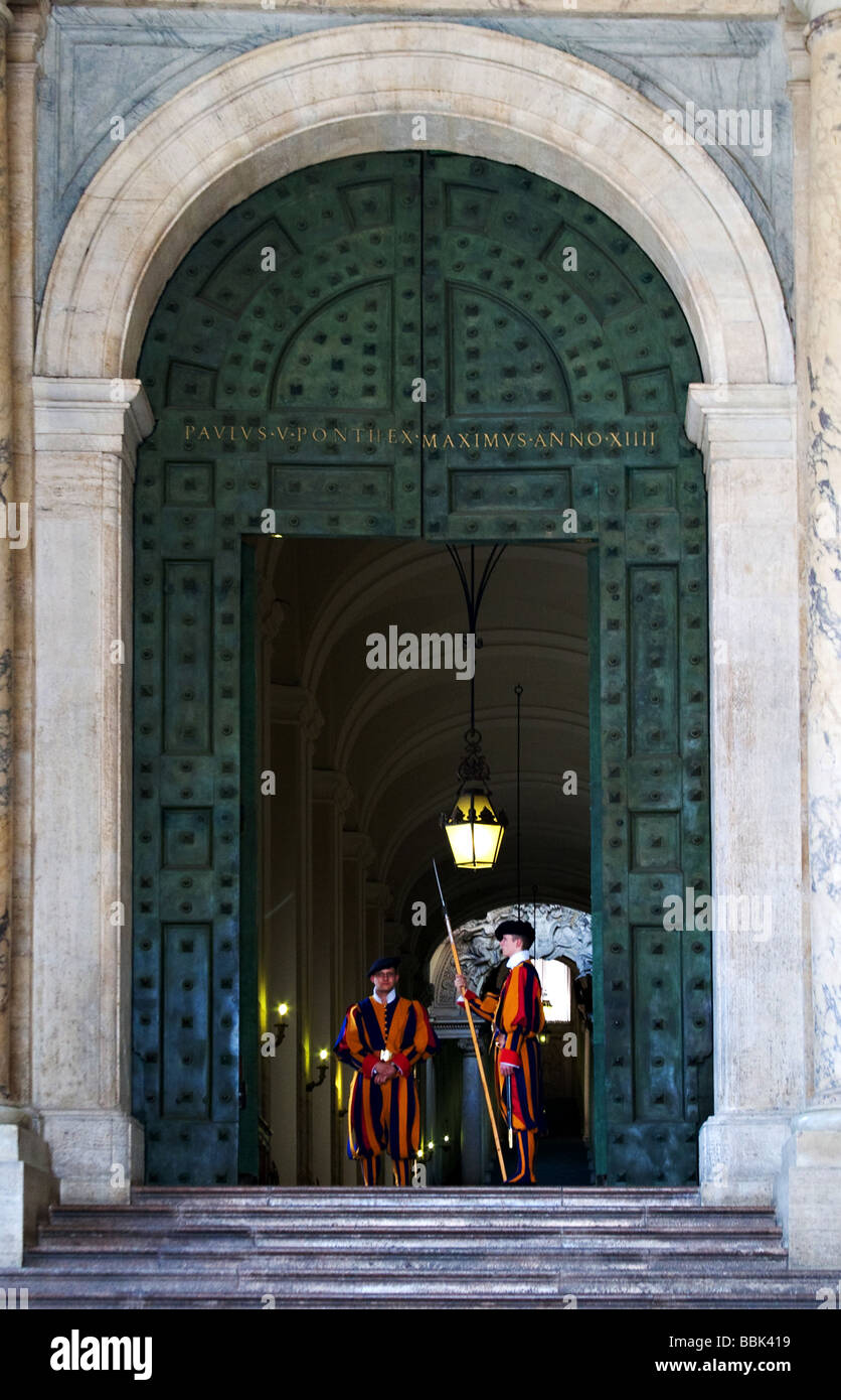Swiss Guard, Vatican city, Rome Stock Photo - Alamy