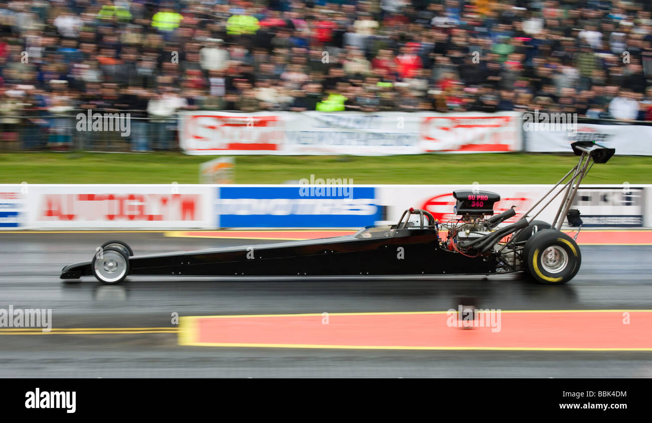 Top Methanol dragster at the Easter Thunderball event in Santa Pod ...