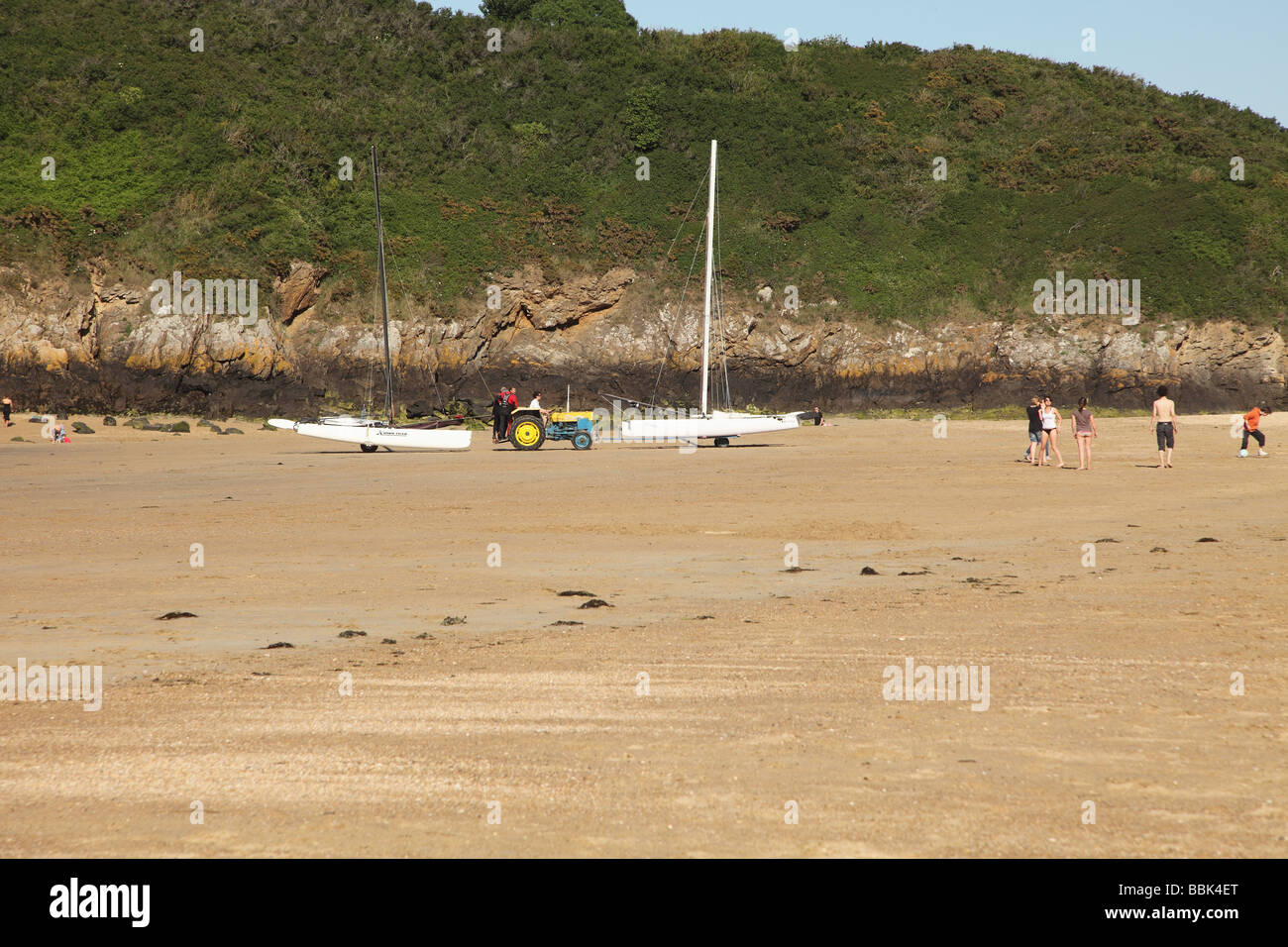Pulling ashore hi-res stock photography and images - Alamy