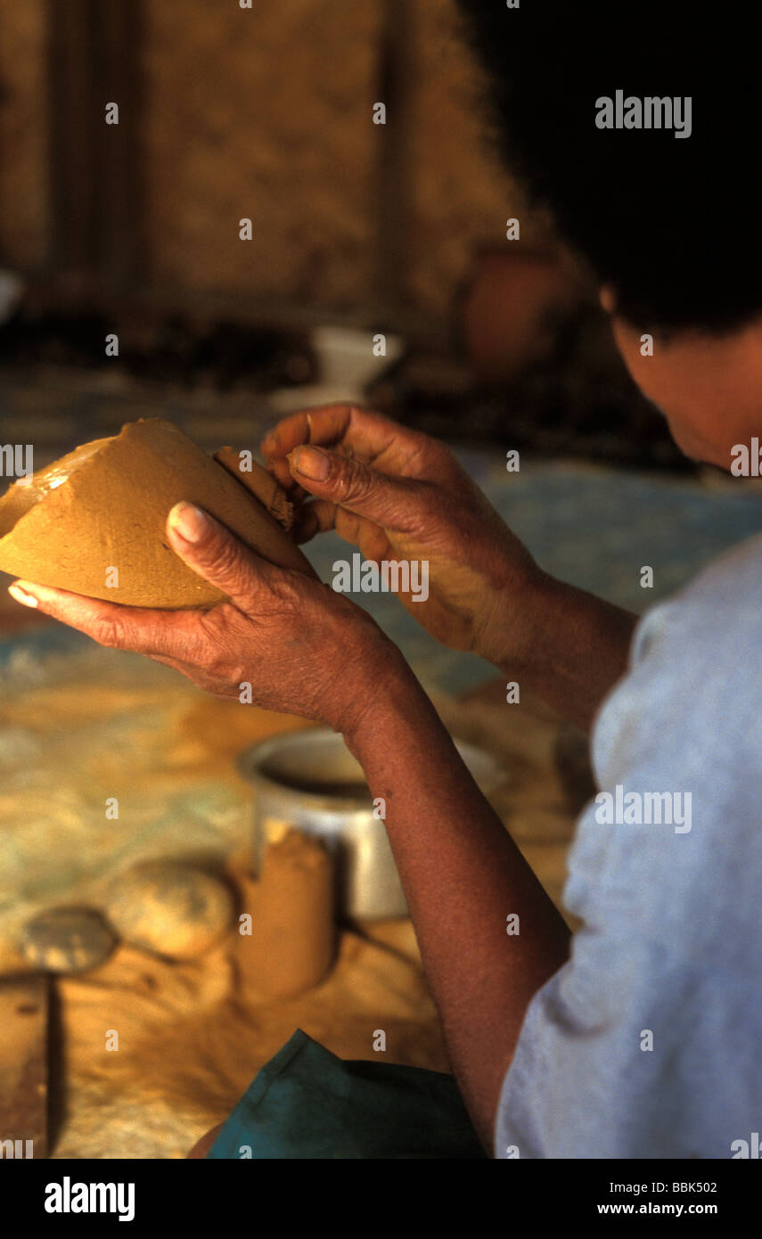 pottery lawai village fiji Stock Photo - Alamy